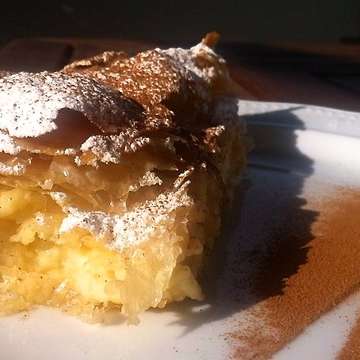 Greek Bougatsa recipe (Custard Pie with Phyllo and ground Cinnamon ...
