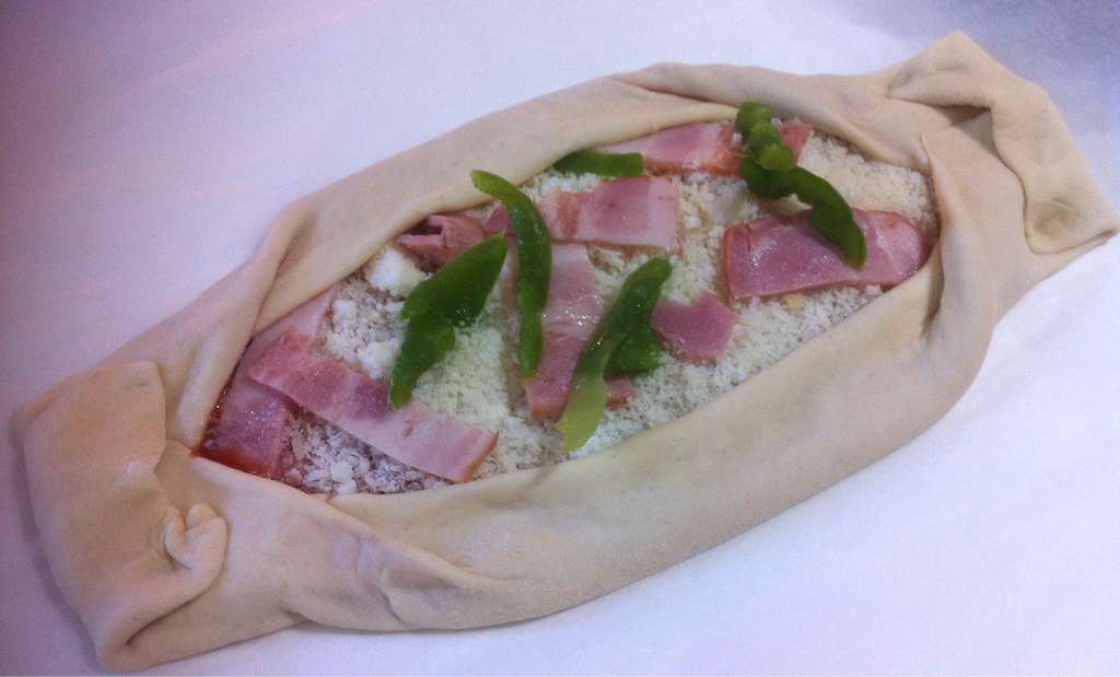 Boat shaped Greek Pizza recipe (Peinirli or Peynirli) - My Greek Dish