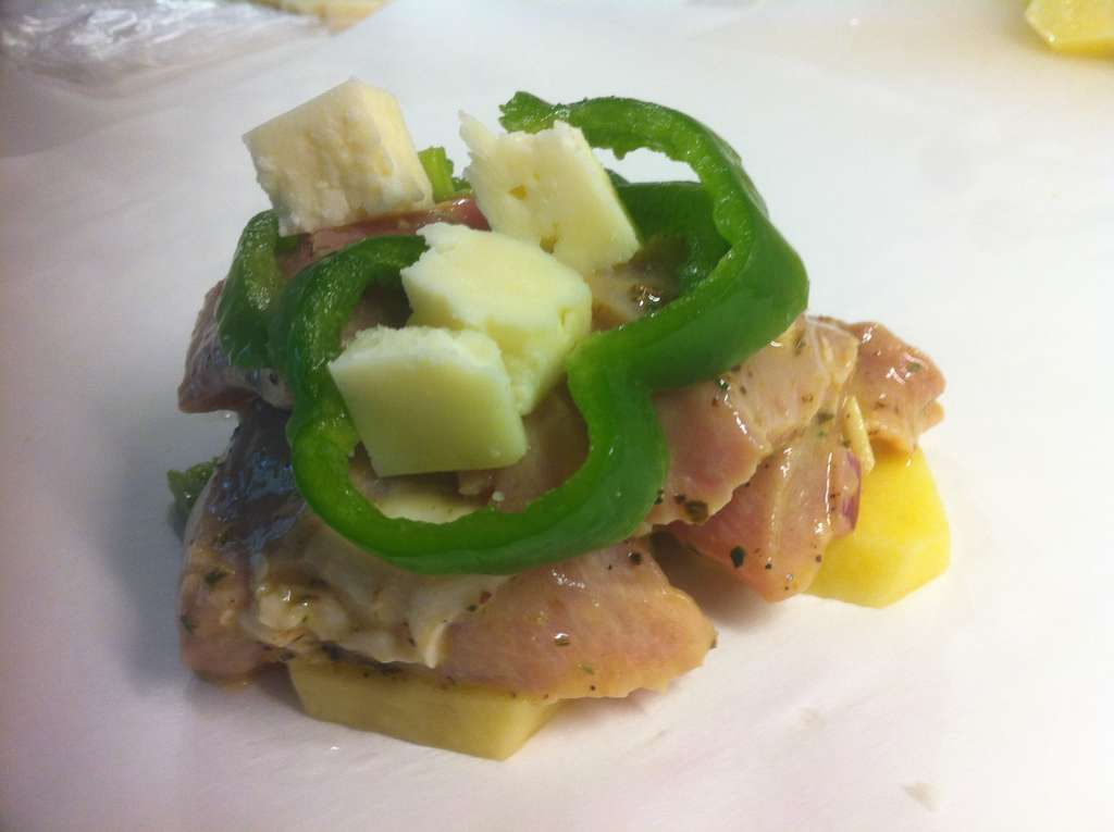 Pork Pouches with Potatoes, Peppers, Onions (Xoirino Kleftiko or ...