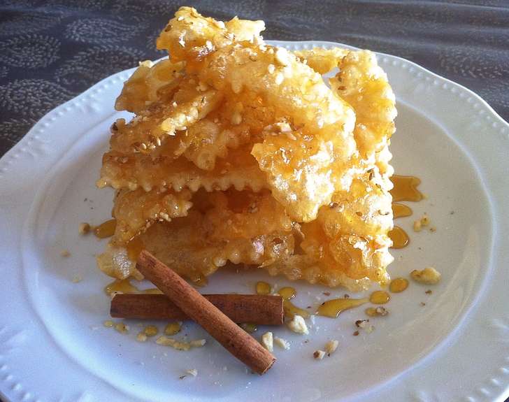 Greek Diples Recipe (Christmas Greek Pastry with Honey) - My Greek Dish