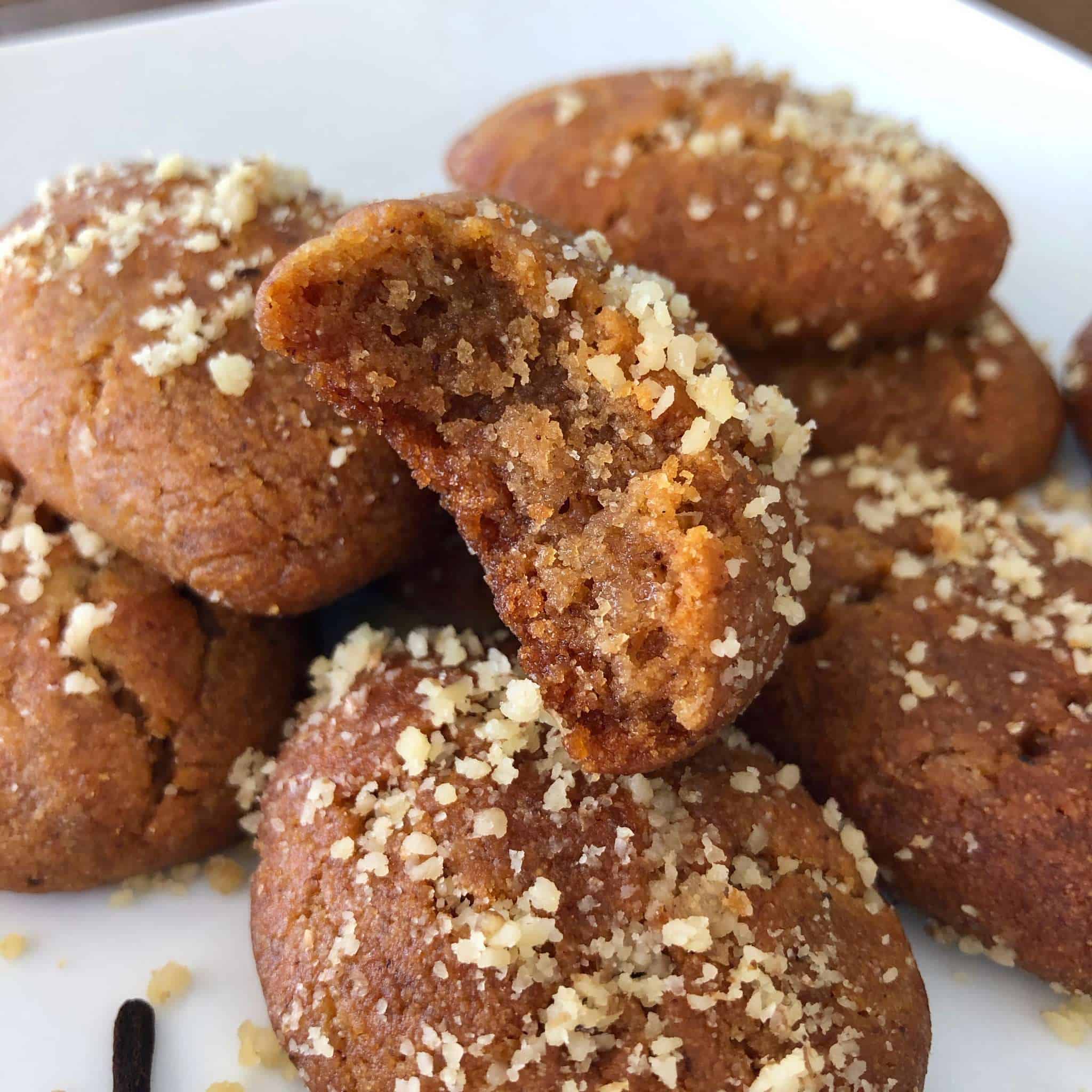 Melomakarona recipe (Greek Christmas Honey Cookies) - My Greek Dish