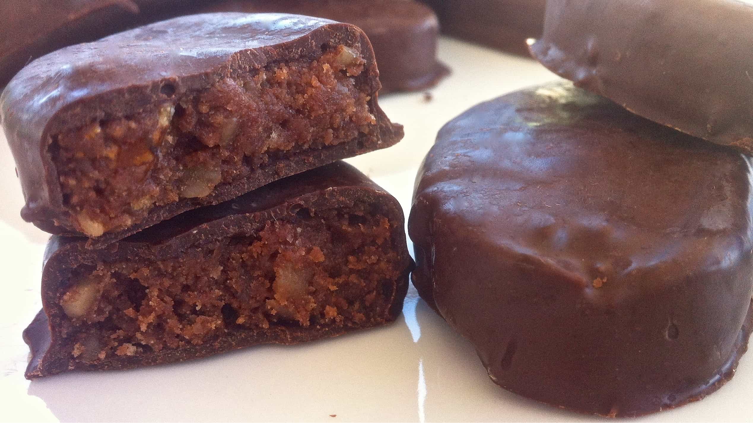 Kariokes (Walnut-filled Chocolate Crescents) - My Greek Dish