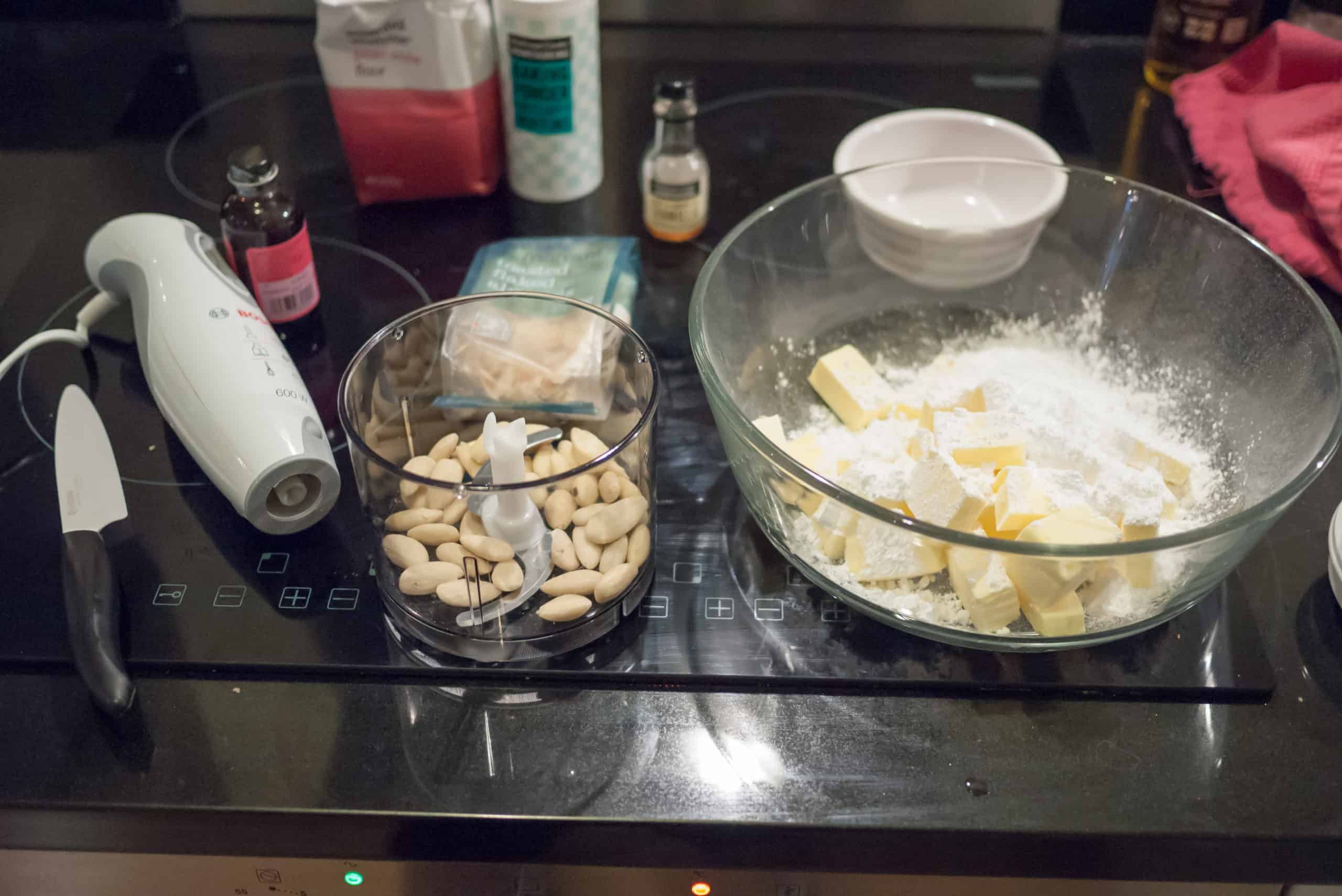 Easiest Homemade Kourabiedes recipe (Christmas Greek Butter Cookies ...