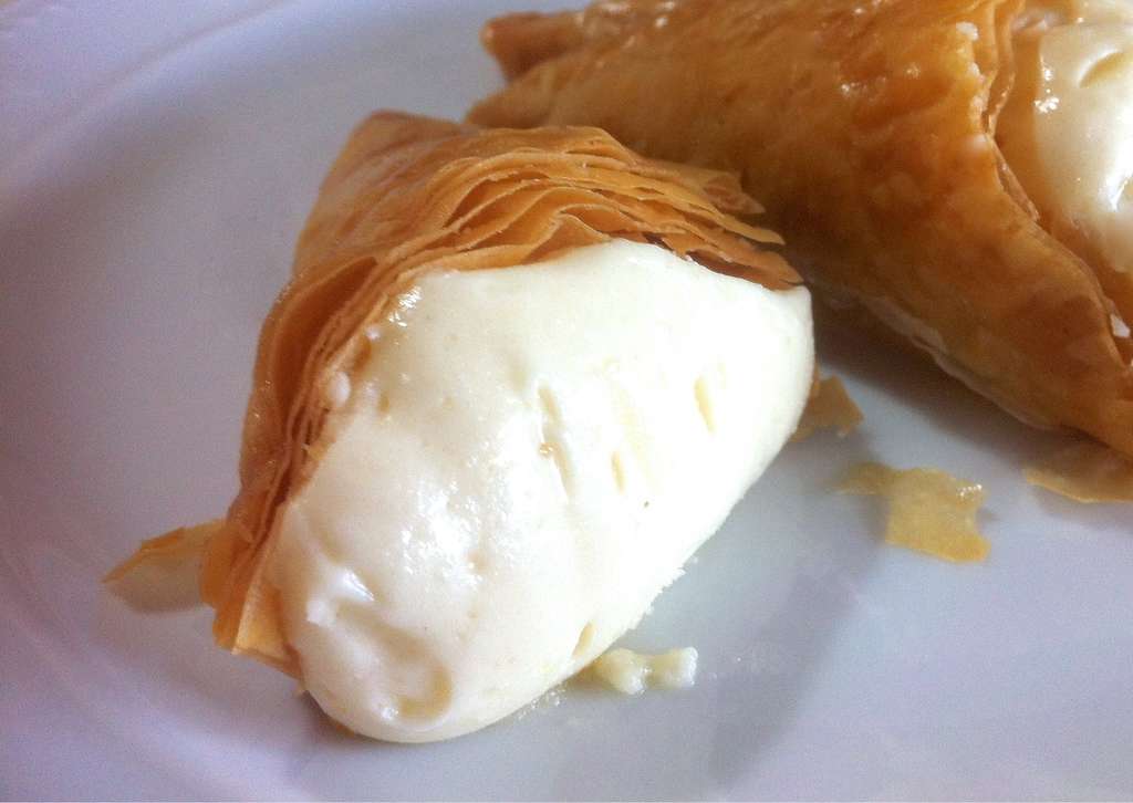 Phyllo Triangle Pastries with Custard (Trigona Panoramatos) - My Greek Dish