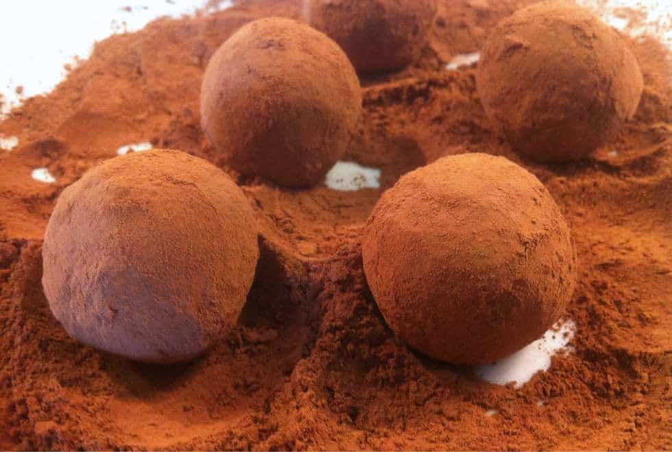 Walnut and biscuit Chocolate Truffles (Troufakia) - My Greek Dish