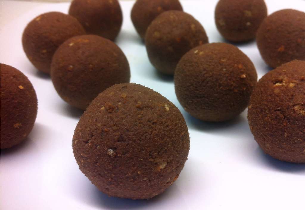 Walnut and biscuit Chocolate Truffles (Troufakia) - My Greek Dish