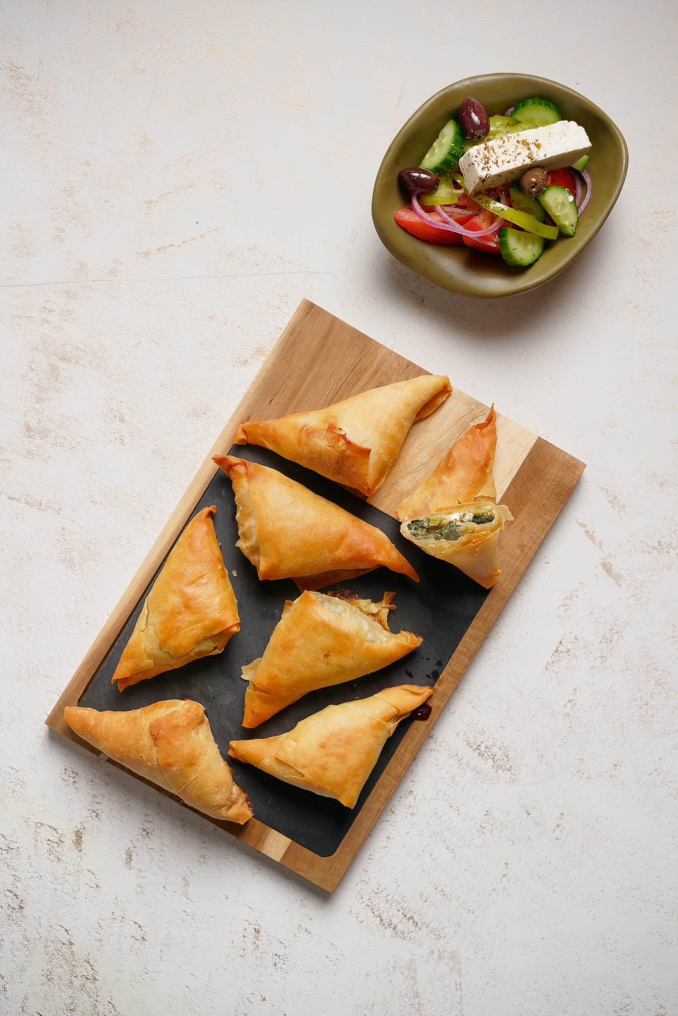 Mini Spanakopita Triangles Recipe (Spanakopitakia / Greek spinach ...