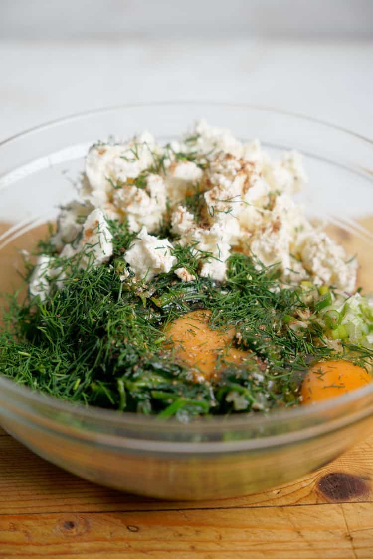 Mini Spanakopita Triangles Recipe (Spanakopitakia / Greek spinach ...