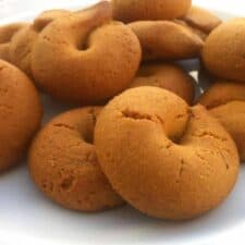 Greek Moustokouloura recipe (Grape must cookies with petimezi) - My ...