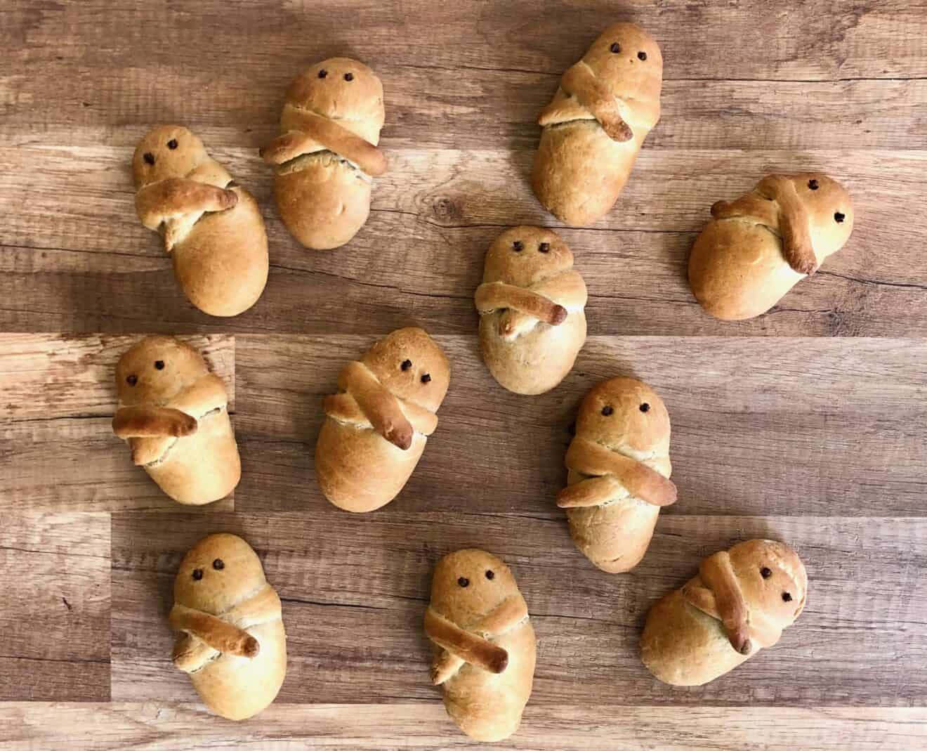 Lazarakia bread recipe (Greek Easter Lazarus breads) - My Greek Dish